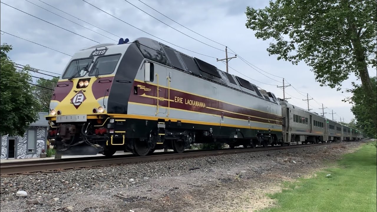 NJT Erie Lackawanna, Two Trains Meet, Plus NS H55 and More on the Bergen Line - YouTube