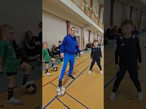 Yamal - very good dribbling on the wing 👌 Tutorial For You 👈 #trenerdryblingu #skill #yamal