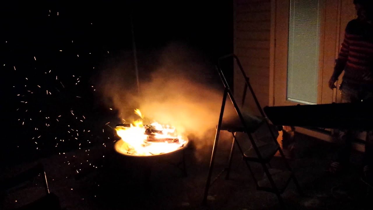 Leaf blower flour fire thrower - YouTube