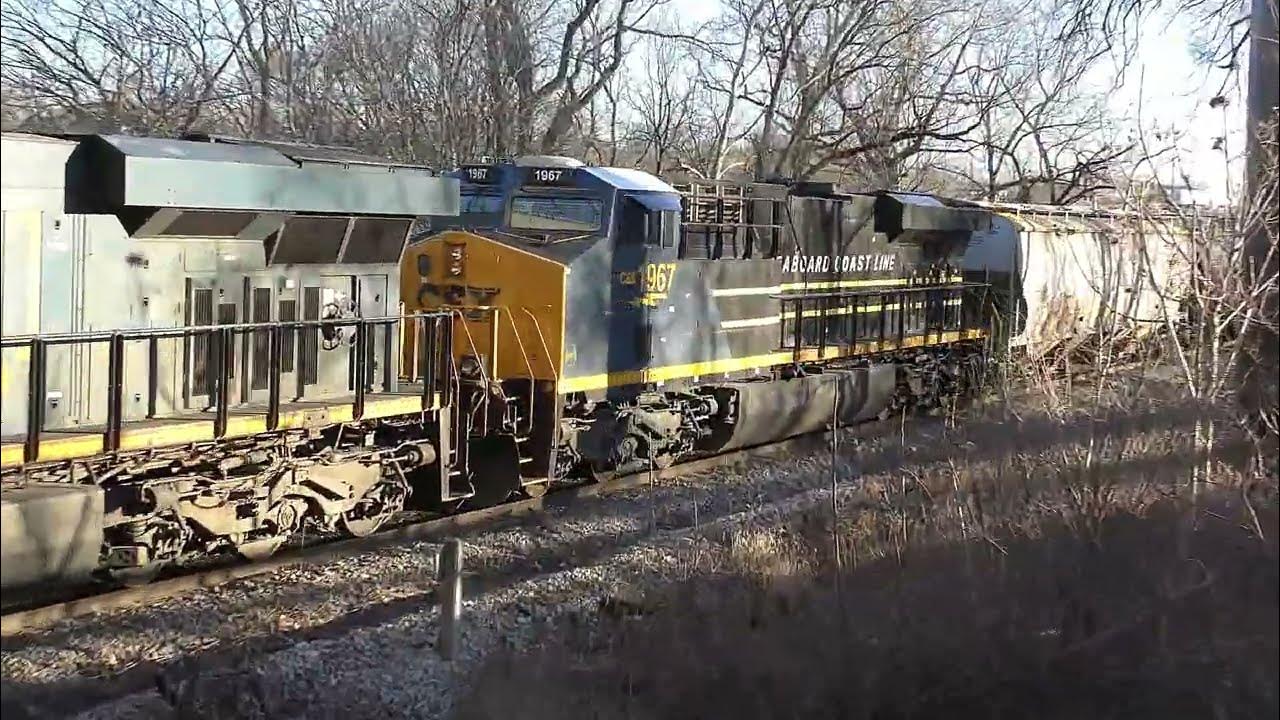 Quick Shot of CSX 3096 and CSX 1967 (SCL Heritage Unit) in Lafayette, Indiana - YouTube