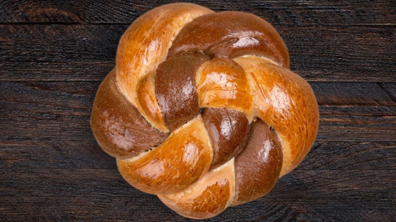 Just Add Coke to Flour for an Amazing Bread with no Oven! - YouTube