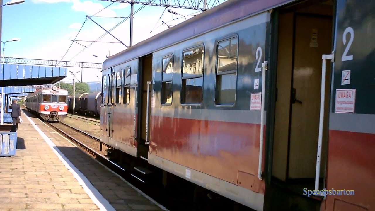 EN71 - 031 i EN57 - 1353 na jednym torze - YouTube