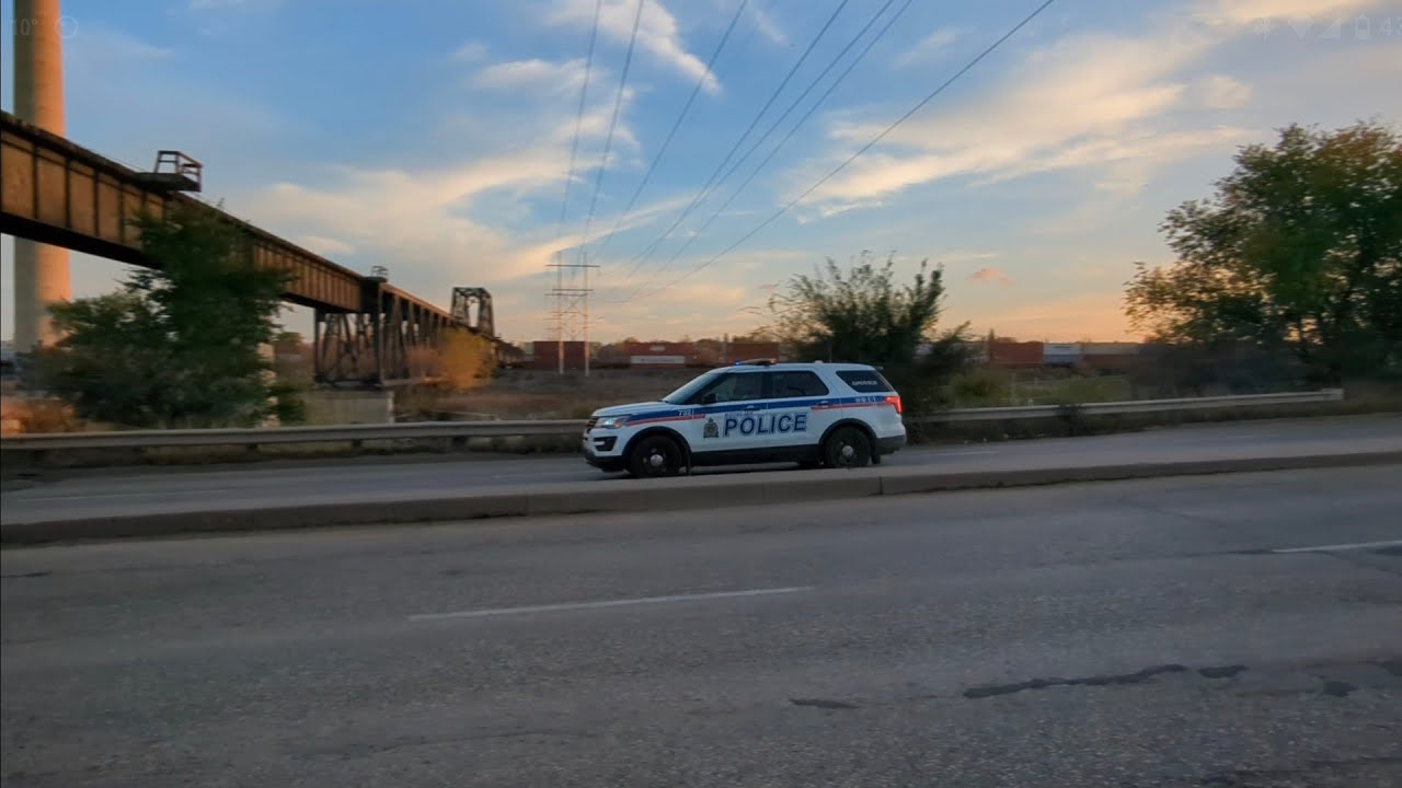Moose jaw police supervisor, car 3 and car 726 responding - YouTube