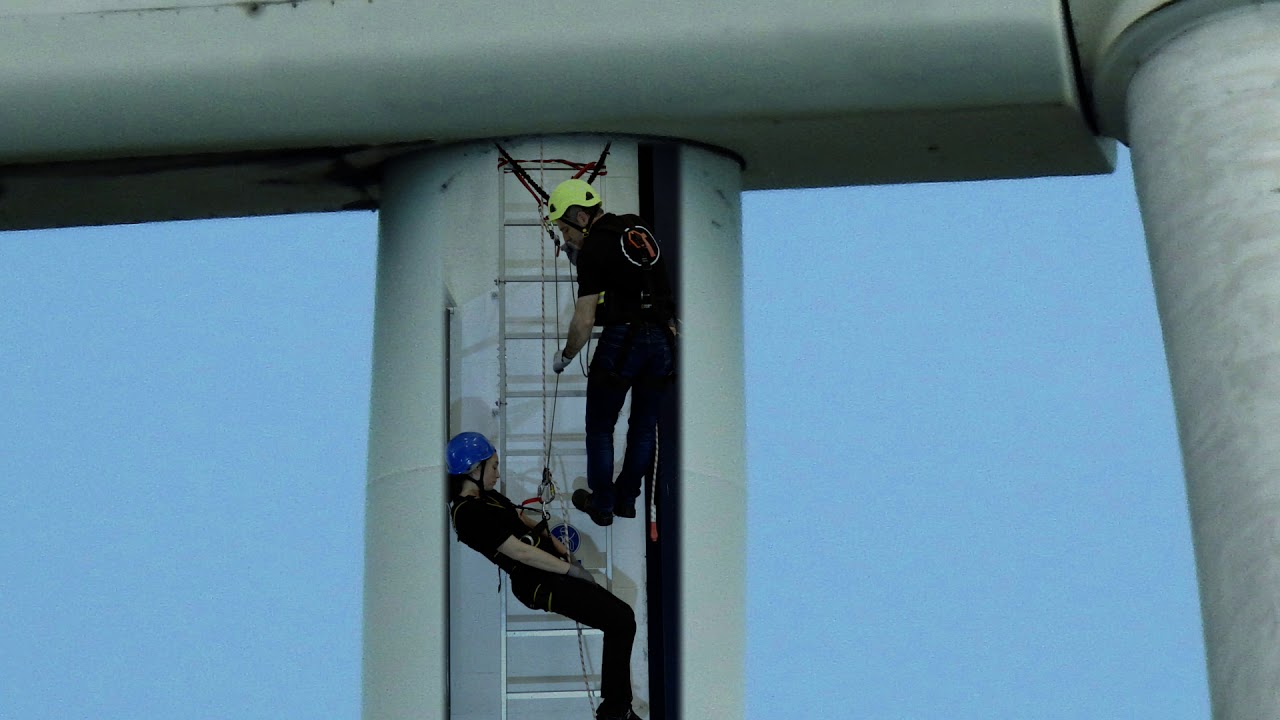 Ladder rescue with Wind Escapettor & Pastto in Wind Turbine - YouTube