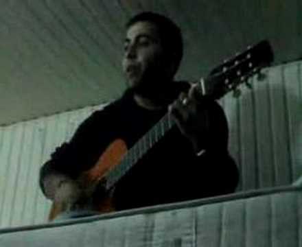 Gitar Eşliğinde Amatör Çok Güzel Bir Ses