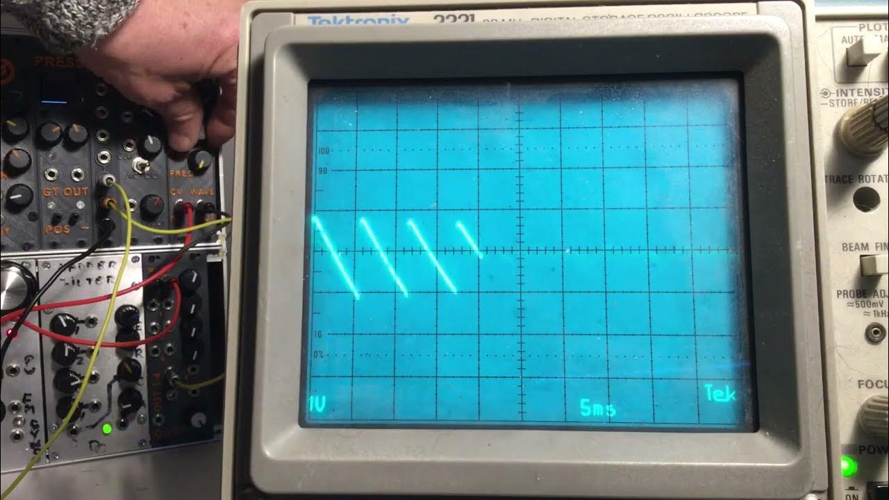 Arduino 1 volt/oct voltage controlled digital wavetable generator - YouTube