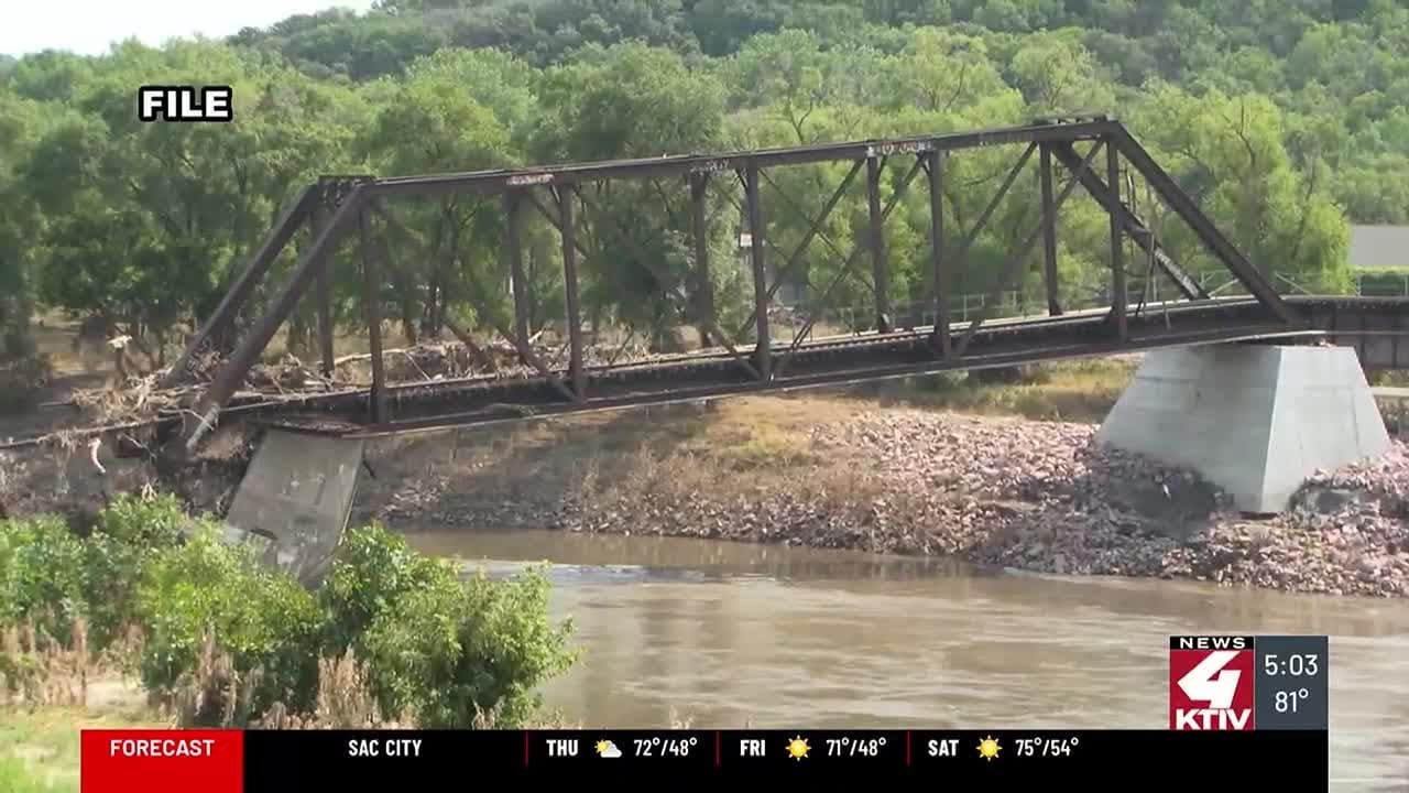 BNSF planning 2 separate controlled blasts to remove the collapsed rail ...