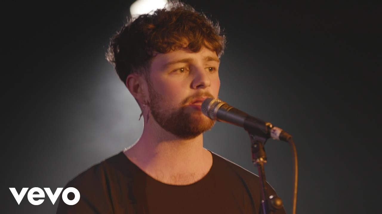 Tom Grennan - Praying (This Feeling TV) - YouTube