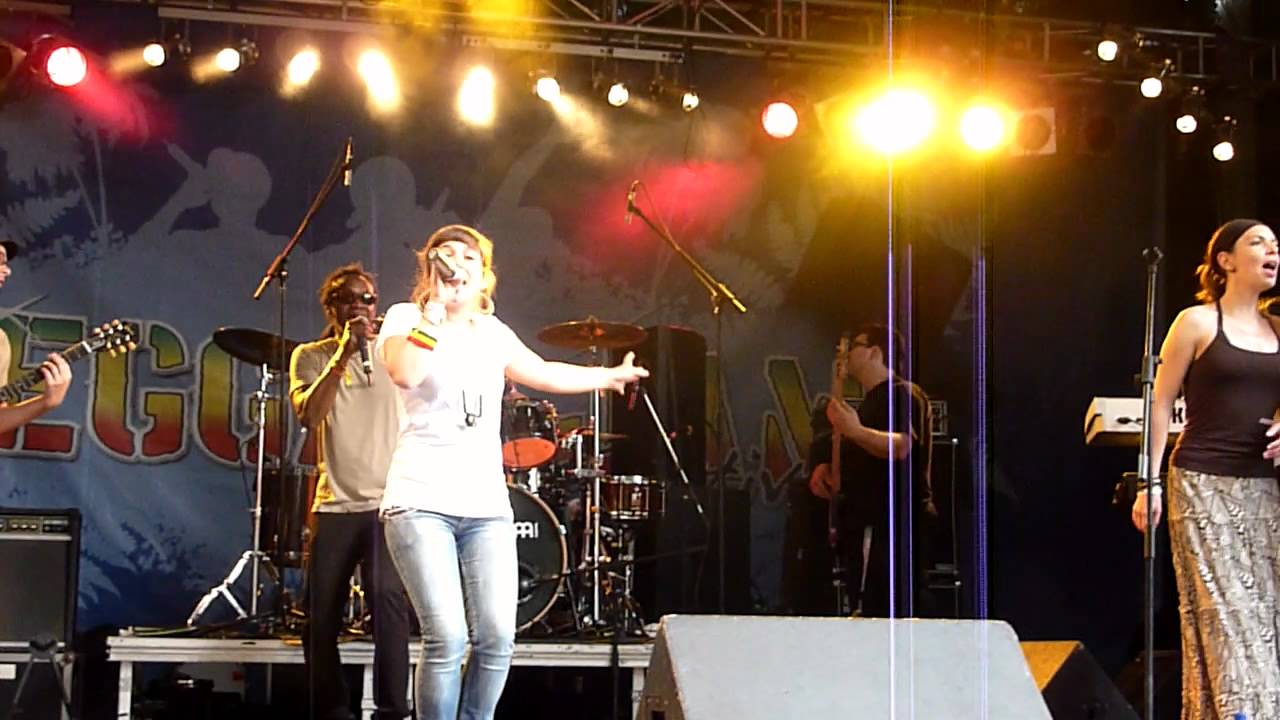Ray Darwin & Sara Lugo LIVE @ Reggae Jam 2011 - YouTube