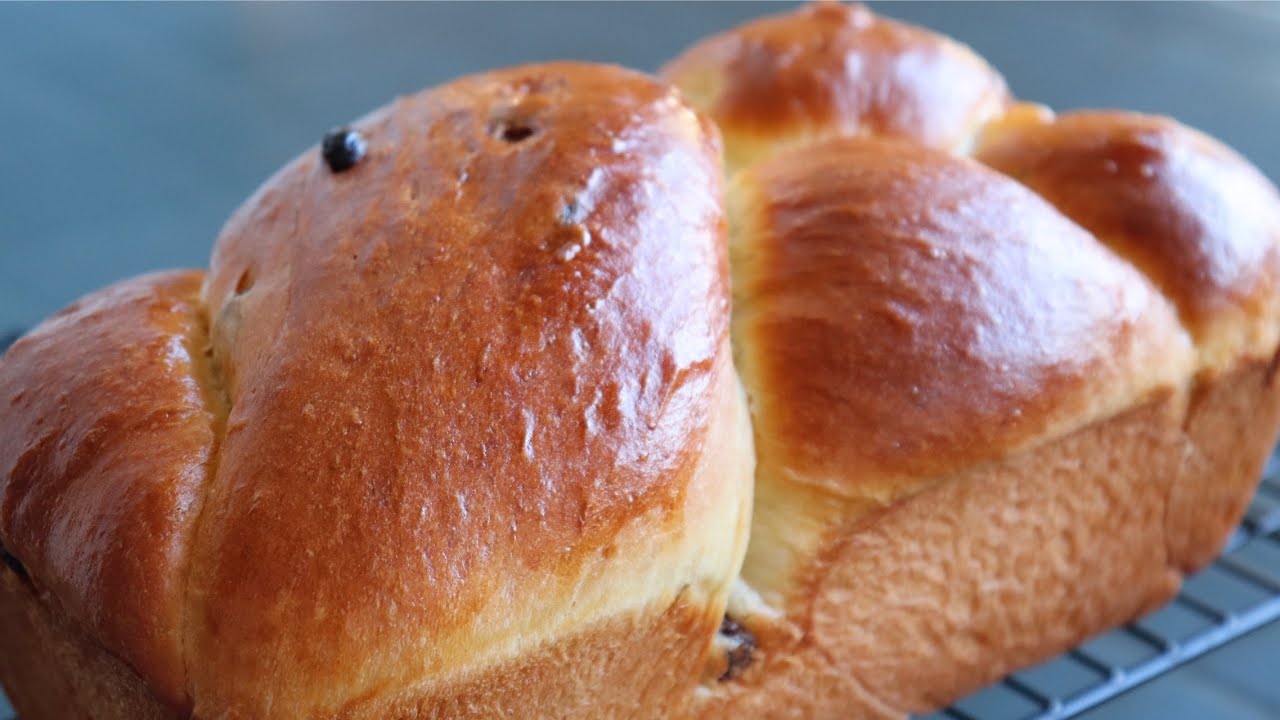 EASY BREAD THAT BAKES IN 20 MINUTES | SWEET BREAD | BRIOCHE RAISIN ...