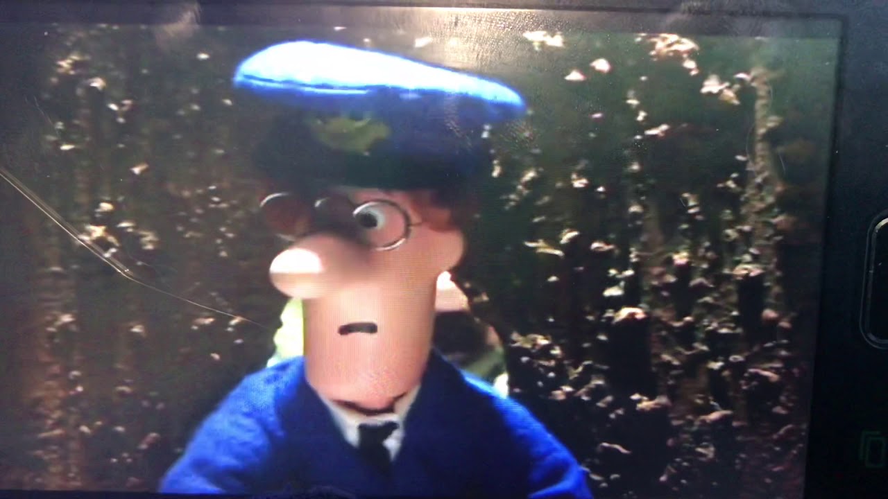 Farmer Alf Thomson tries to get Postman Pat from out of a tree - YouTube
