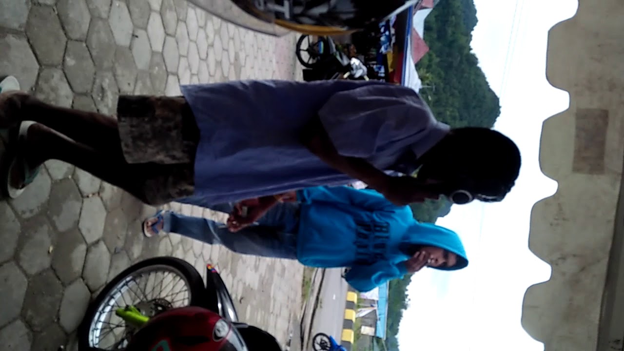 Orang gila lagi joget - YouTube