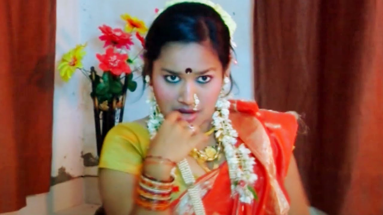 Marathi Item Song - Vaishali Samant - YouTube