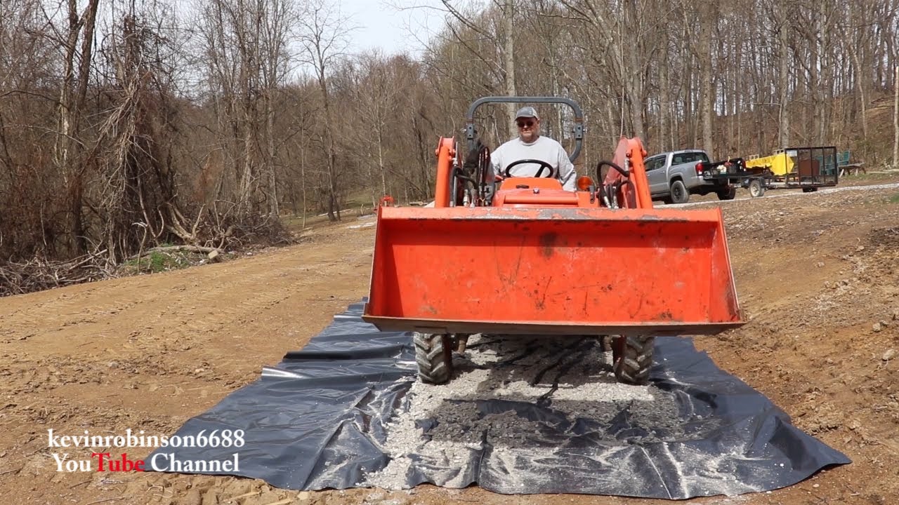 kubota l3400 moving gravel for shipping container pad - YouTube