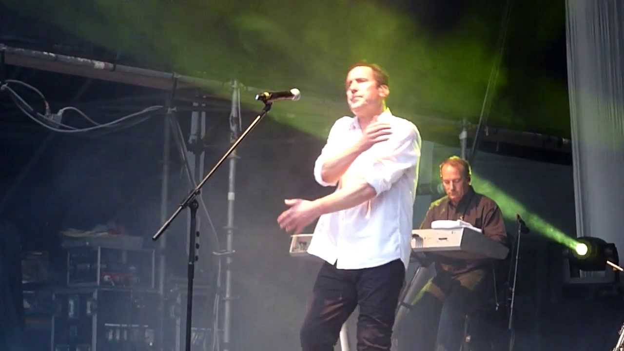 OMD "Statues" live at Clara Zetkin Park Leipzig, 06/23/11 - YouTube