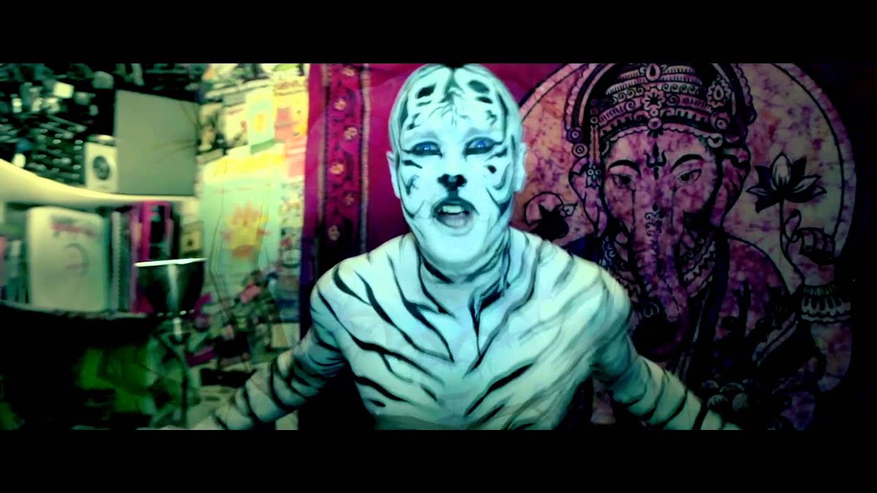 Agman Gora & King Norris - Pretty Like Drugs - YouTube