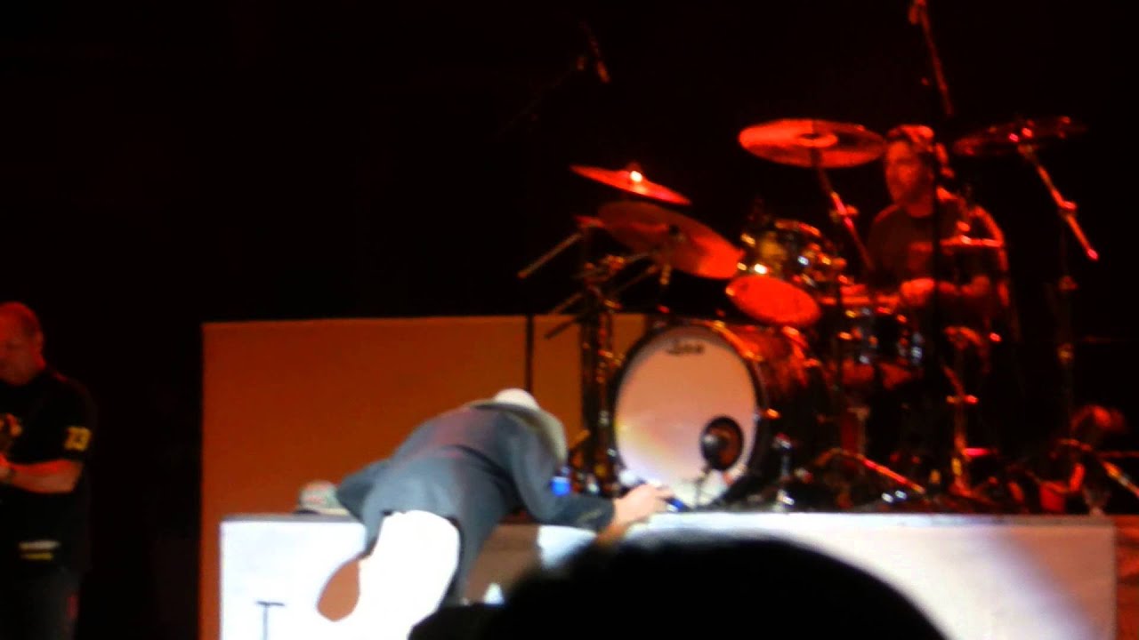 Hank Williams, Jr. - The Blues Man (Live in Cary, NC 8-30-13) - YouTube