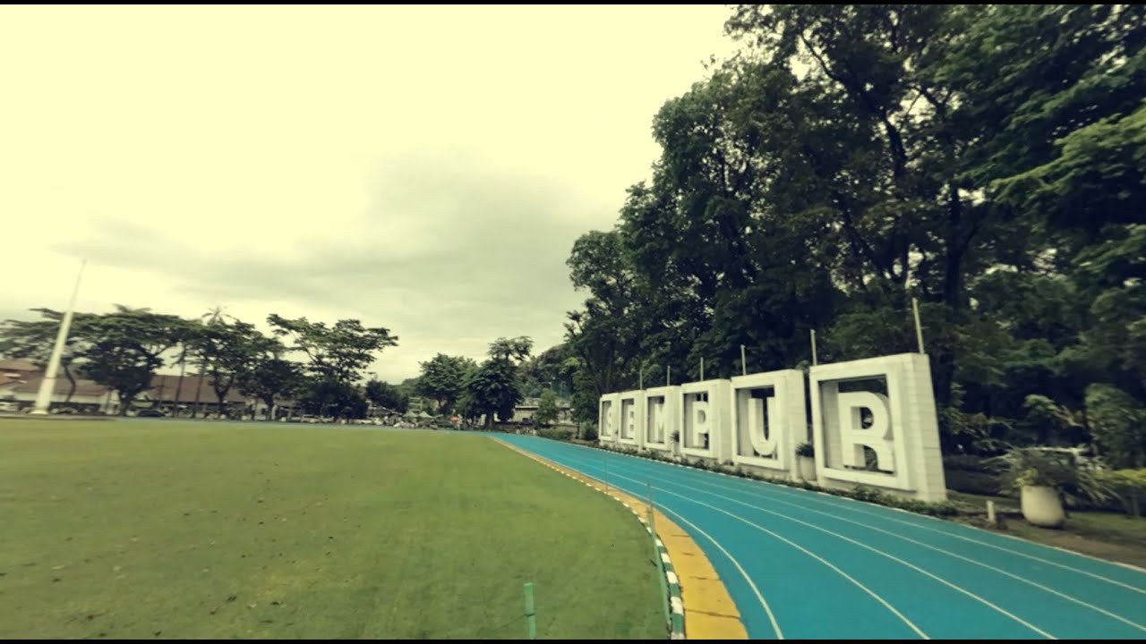 Trek Jogging Lapangan Sempur Bogor - YouTube