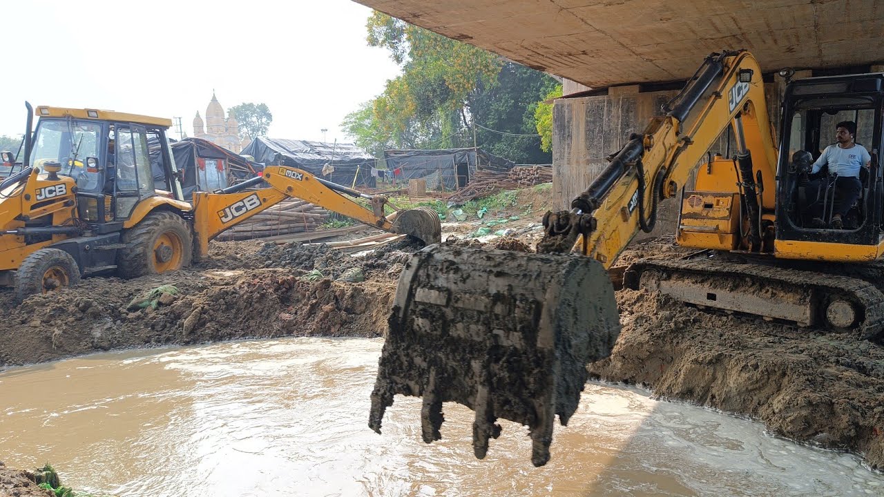 STUCK! Huge JCB Excavator Recovery in Deep MUD Pit (Must See!)😱 - YouTube