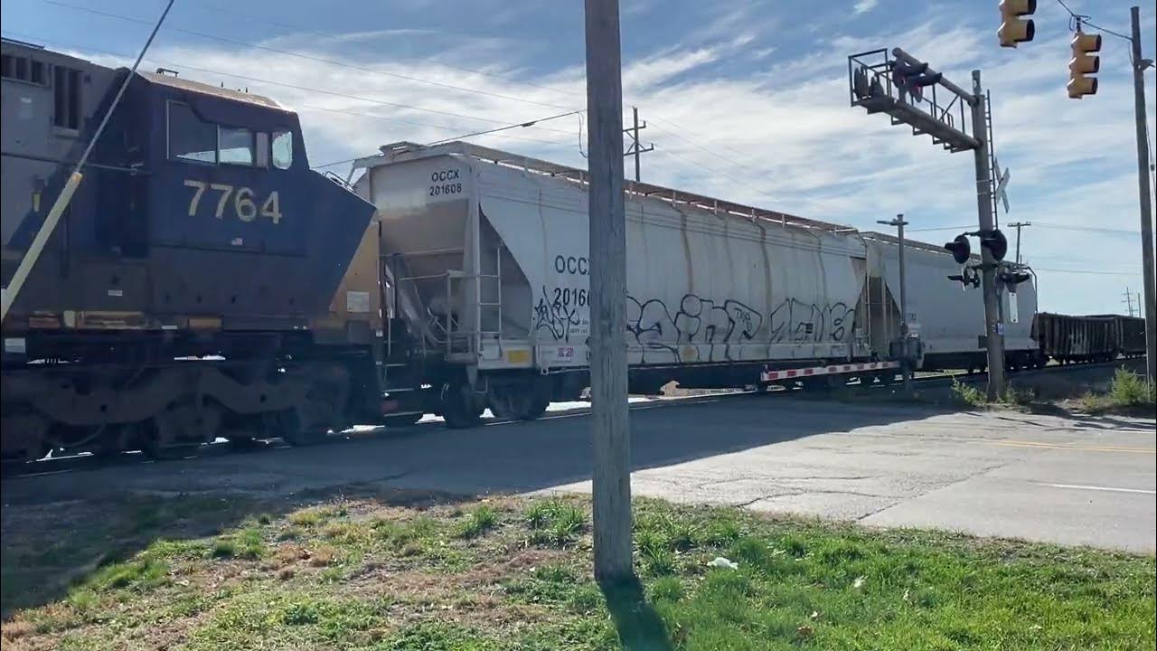 CSX #5218 Highballing M326-03 in Jenison, MI on 11/03/22 - YouTube