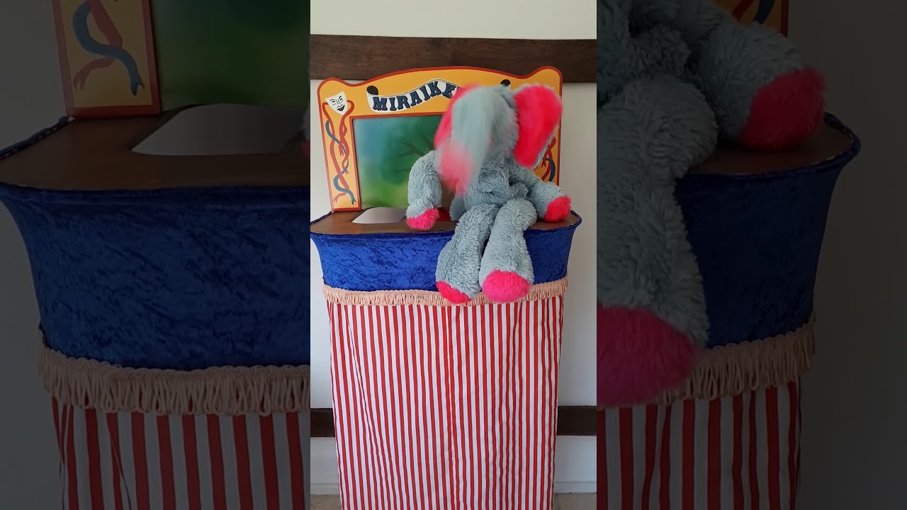 Harry the elephant goes walkabout - YouTube