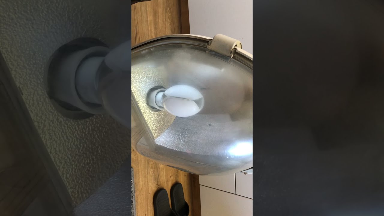 HELIOS led 50w w PHILIPS malaga sgs 102 100w - YouTube