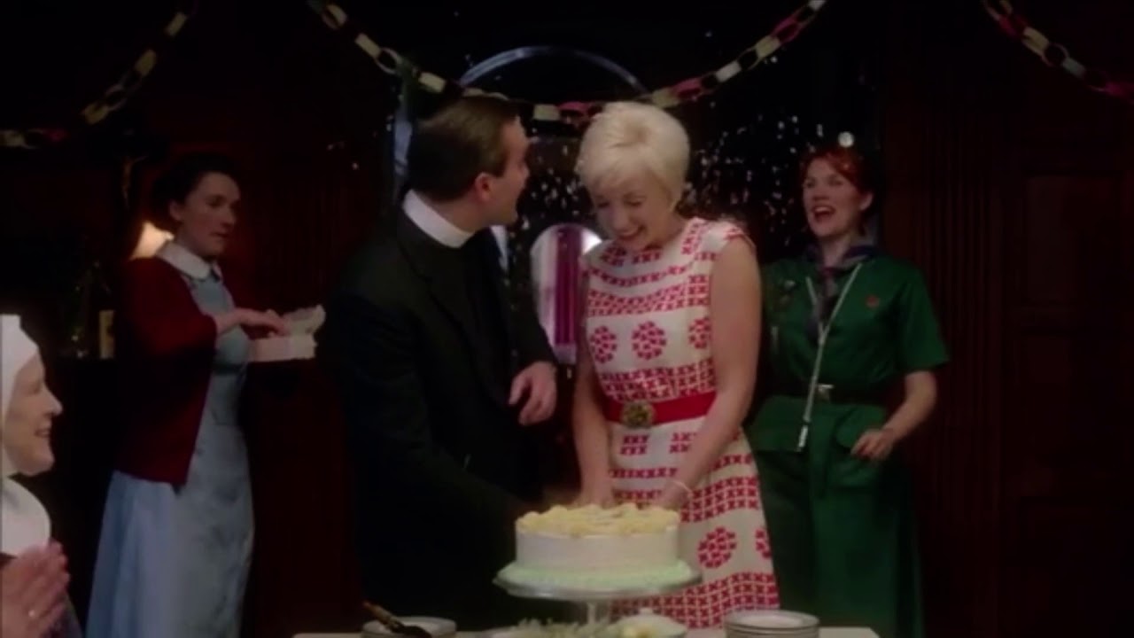 Patsy and Delia - S4 E2 P3 - YouTube