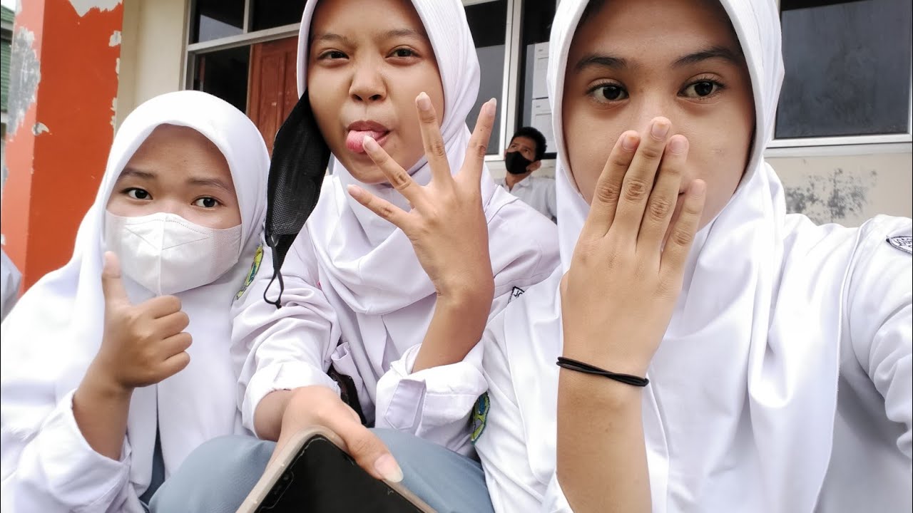 random aja - YouTube