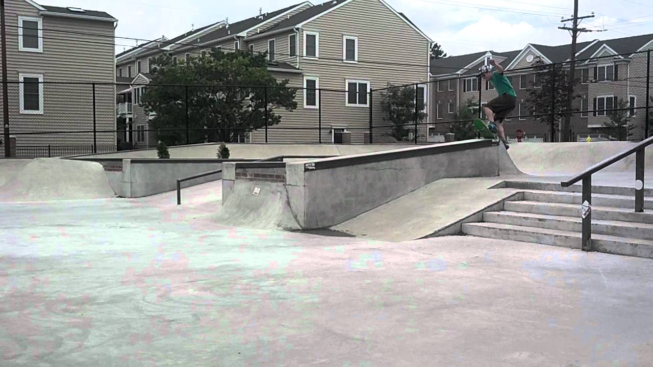 Ambler skate plaza 180 - YouTube