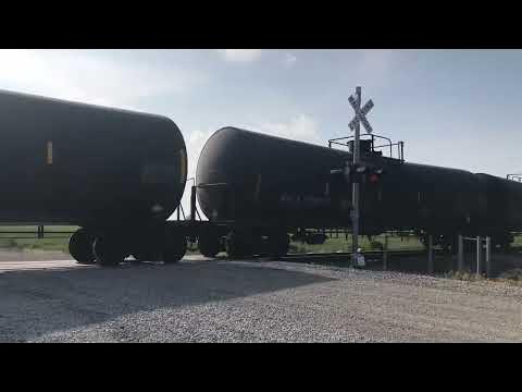 BNSF 3827 Oil Tanker Train North, 200th St. RR Crossing, Percival Iowa (Gateless Railroad ...