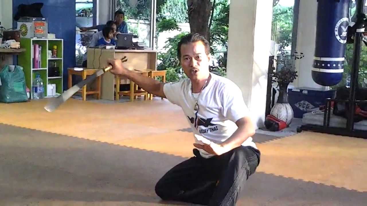 Krabi Krabong Ayutthaya Sword Dab Dung Shape - Kru Praeng - YouTube