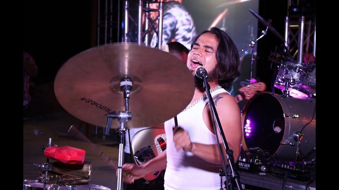 Erick y su Grupo Massore (En Vivo) - YouTube