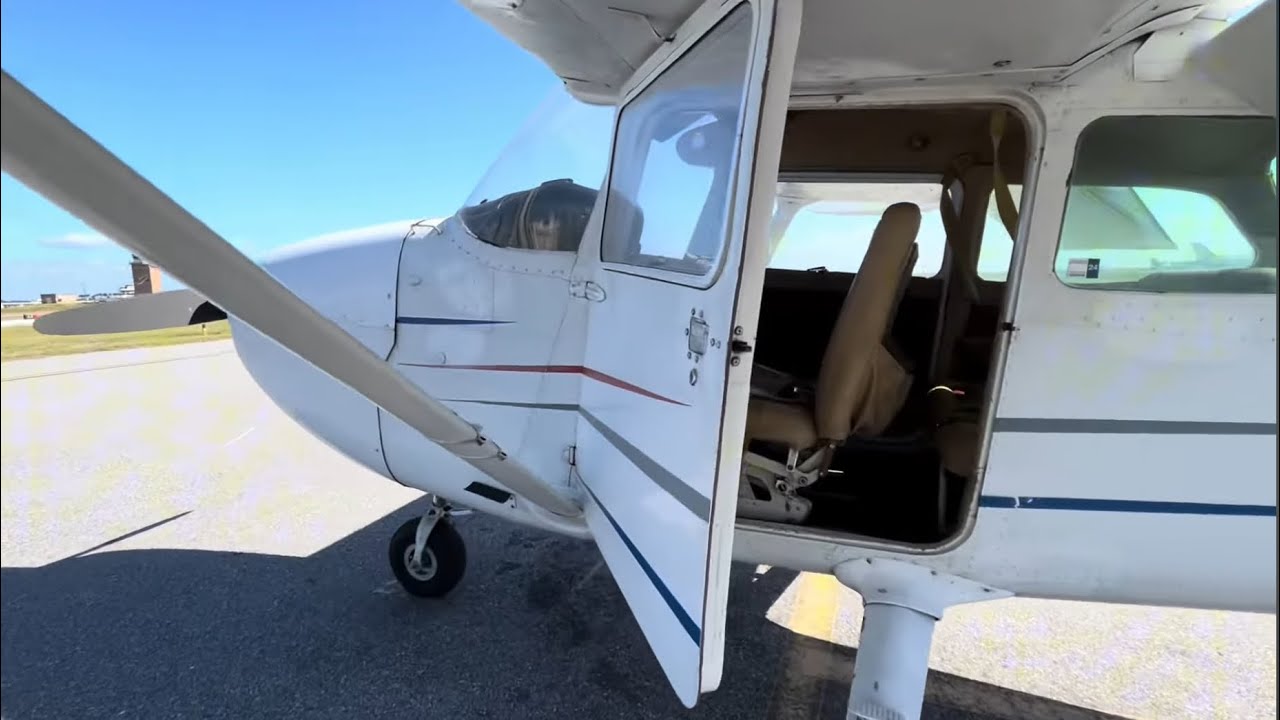 POV - Pilot Preflight of Cessna 172 Skyhawk - YouTube