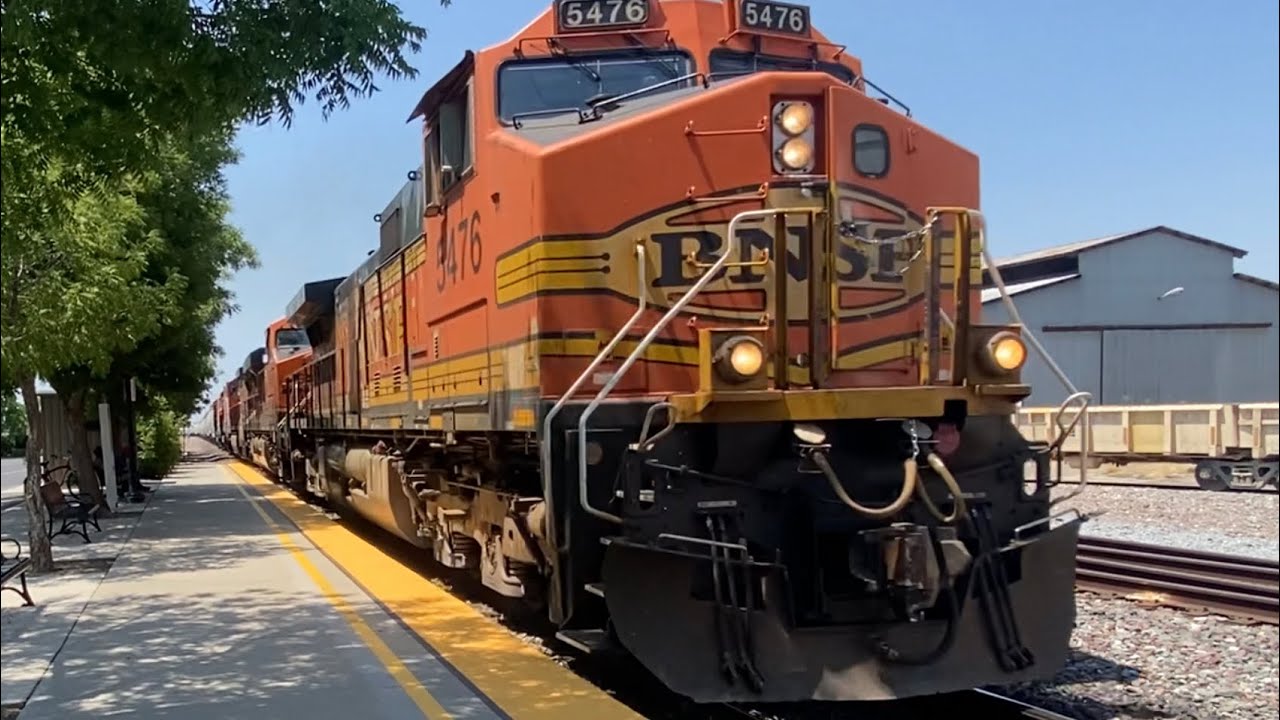 The BNSF H-STOBAR passing by Corcoran CA FT. dash 8 and GP60-3 - YouTube