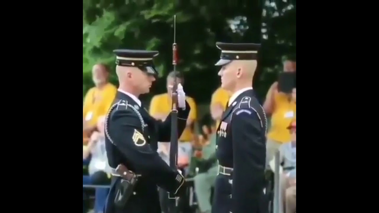 The US Army Old Guard In Action. - YouTube