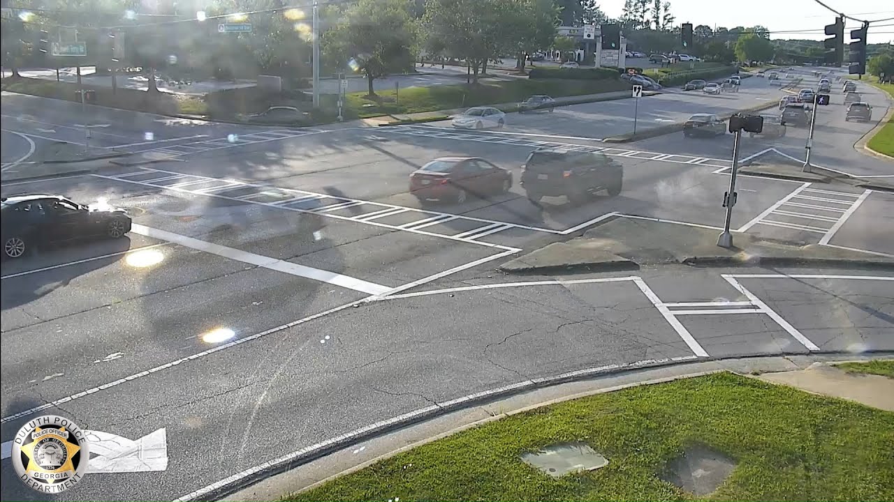 Vehicle Lost Control Nearly Crashing into Ambulance - YouTube