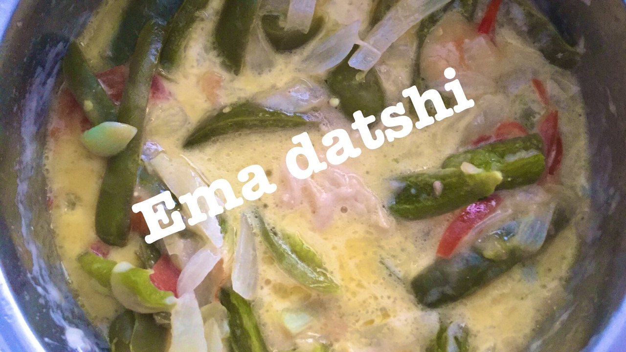 Bhutanese Ema Datshi // भुटानी एमा दात्छी - YouTube