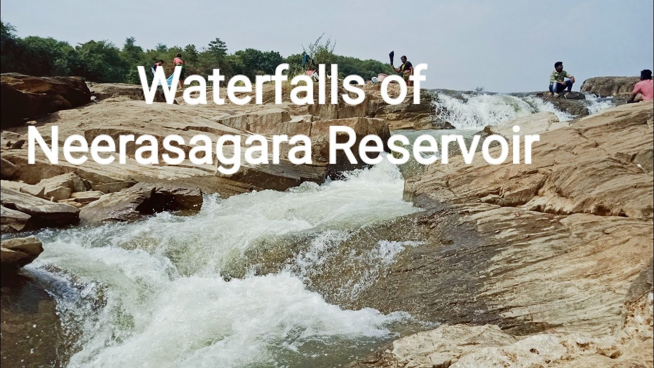 Waterfalls @ Neerasagar Lake, Dharwad | Dhummawad Kere | Met A Kid ...