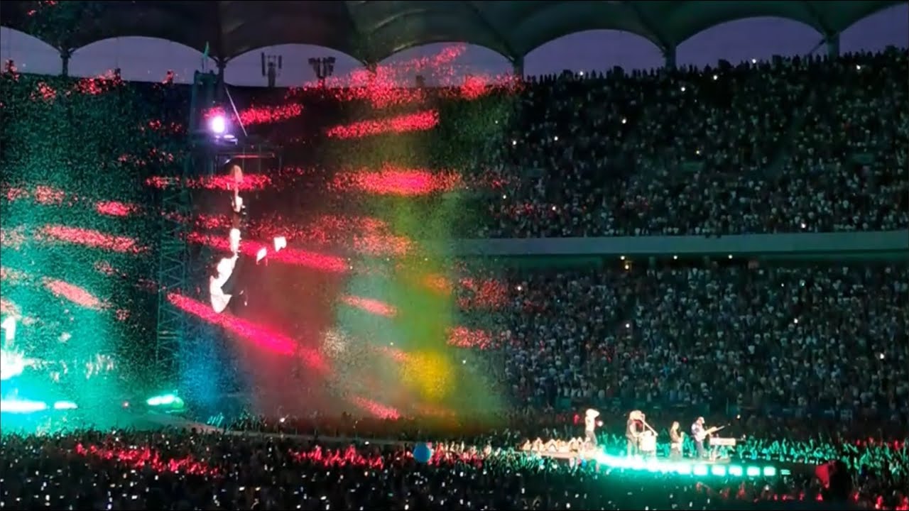 Coldplay - Hymn For The Weekend | Live Bucharest, Romania 2024 - YouTube