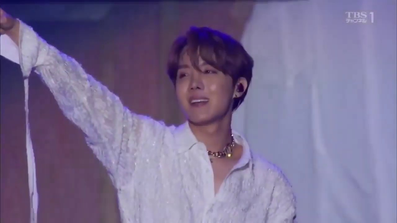 BTS (방탄소년단) 134340 (Live Concert) - YouTube