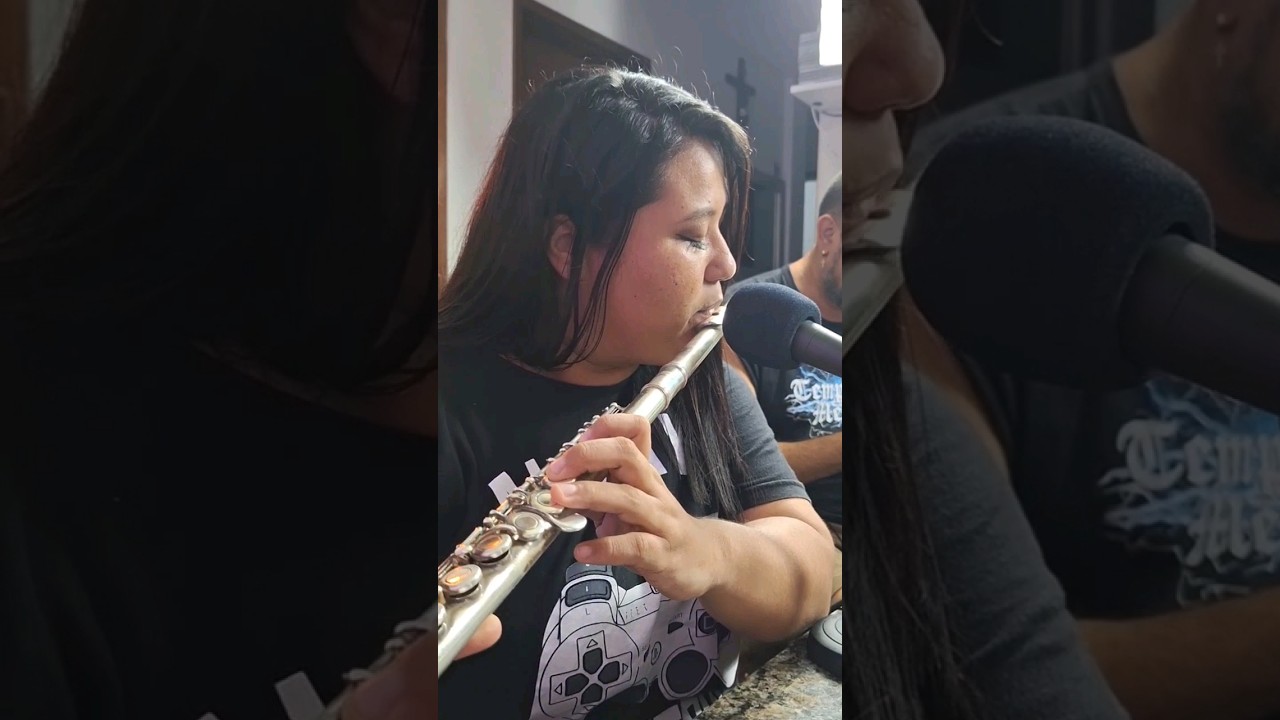 Erica Sousa fazendo FluteBox no Podcast Carolina Indica Recebe... Ela é ...