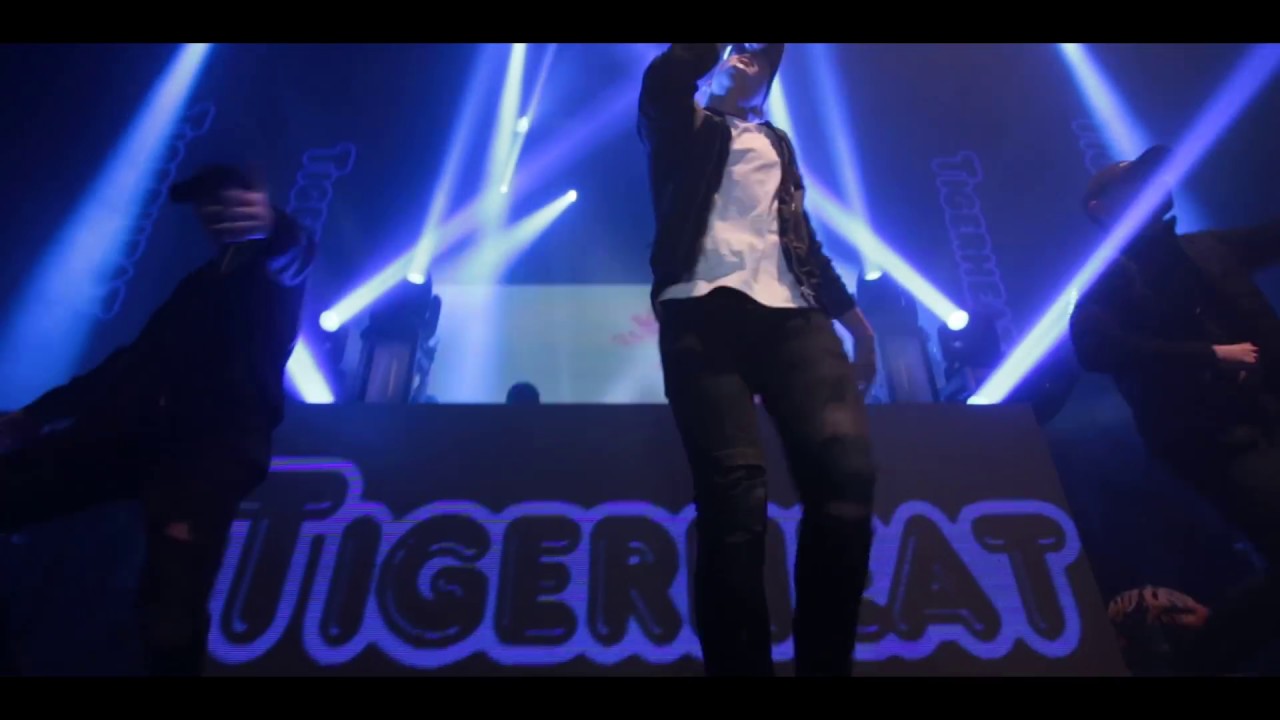 Zac Benton Live Performance - Avalon Hollywood - YouTube