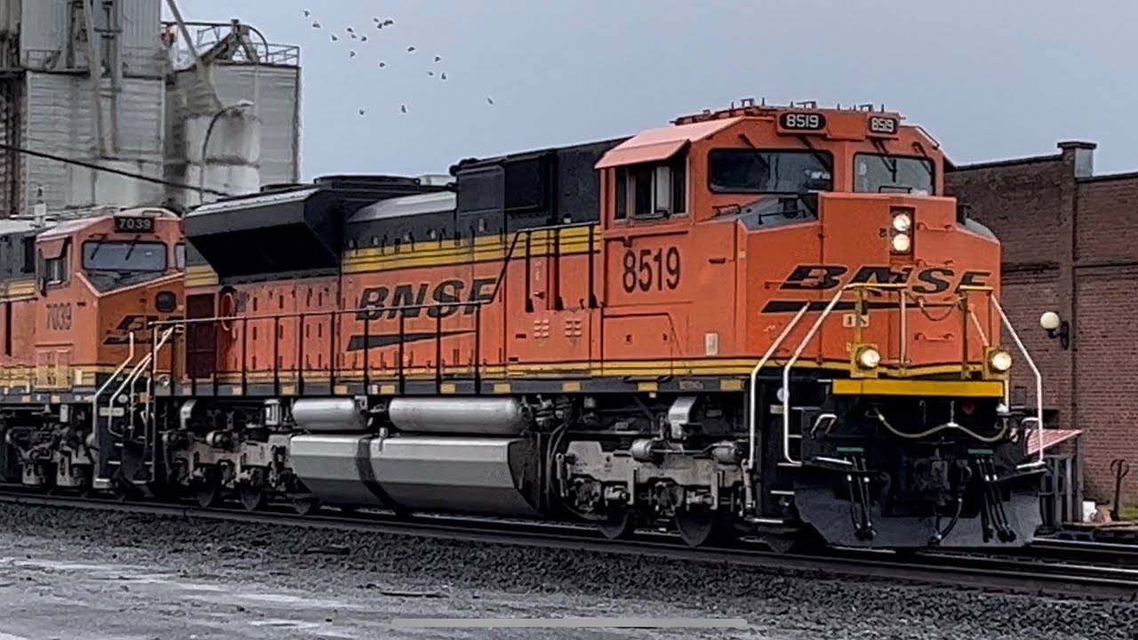BNSF 8519 w/KCS 4810 C-RWMCEC Coal Load, Chehalis Wa 04/18/2023 - YouTube