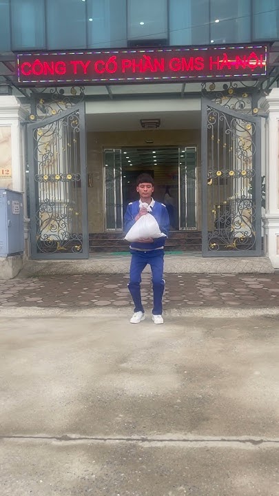 01. LE VAN THUAN（1分で15キロの砂の袋を持ちスクワットします） - YouTube