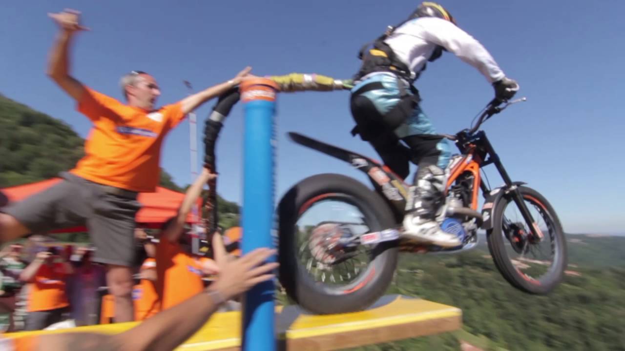 Bungee Jumping Moto @ Bungee Center Veglio - YouTube