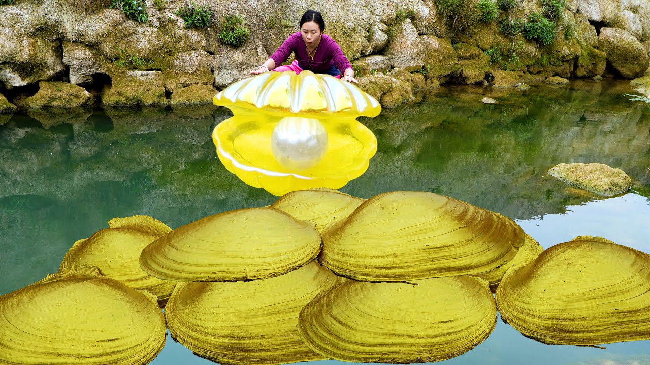 😱😱The girl found a sparkling clam and was shocked when she opened it ...