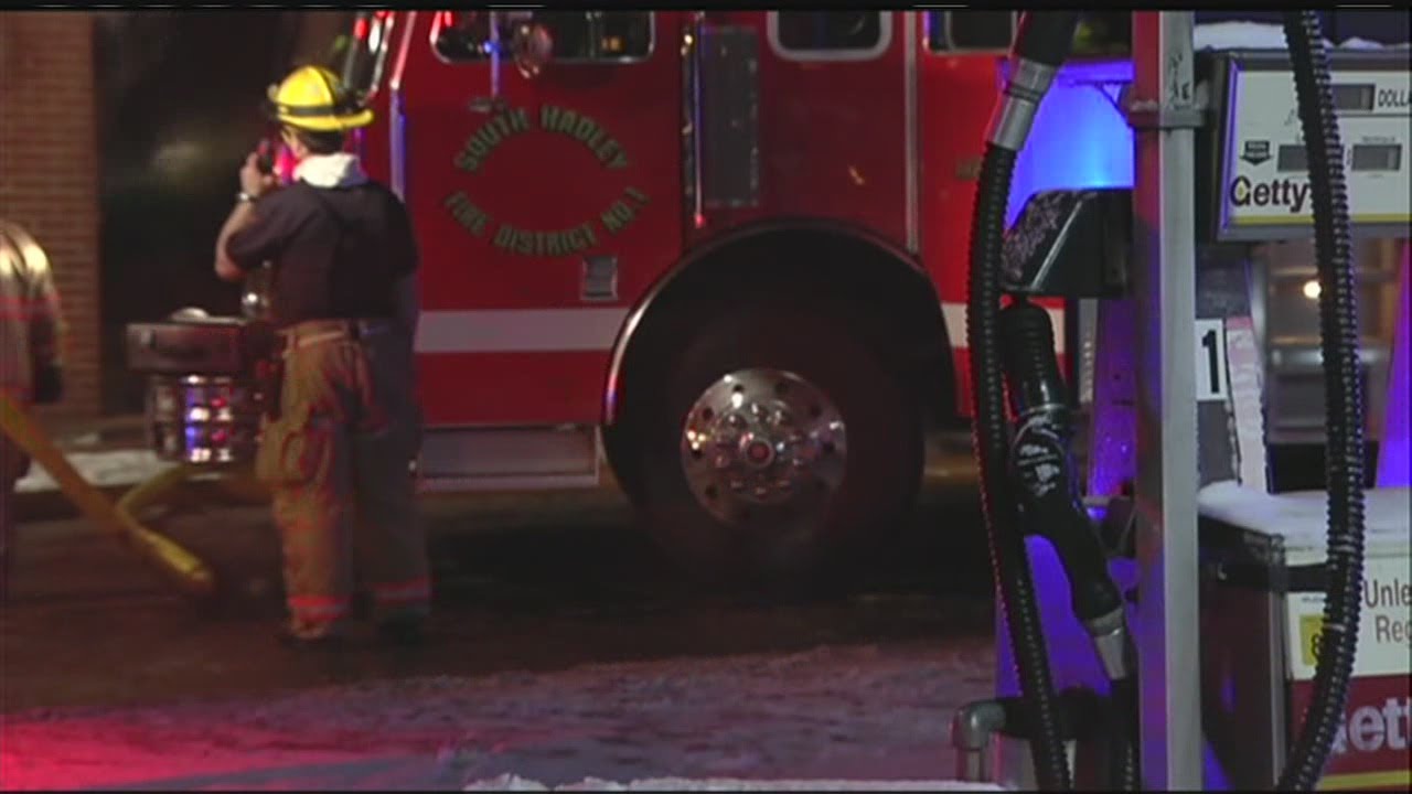 South Hadley restaurant heavily damaged by fire - YouTube