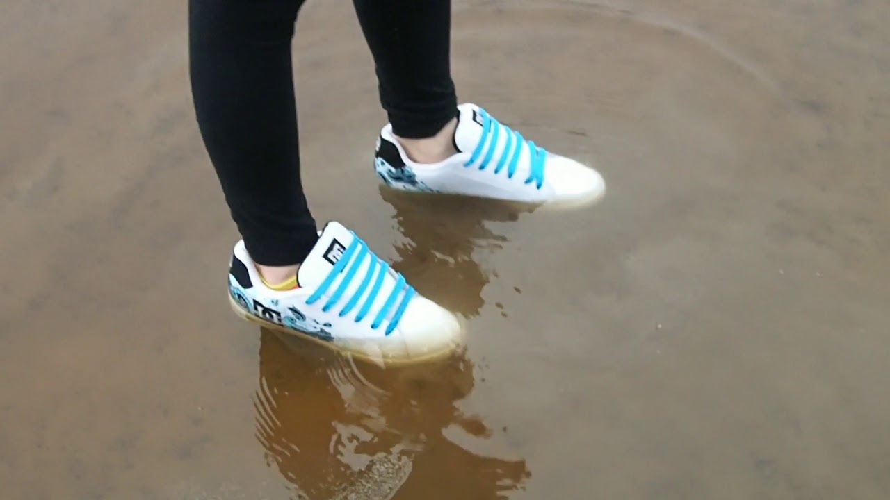 Walking in frozen water puddle with new DC shoes - YouTube