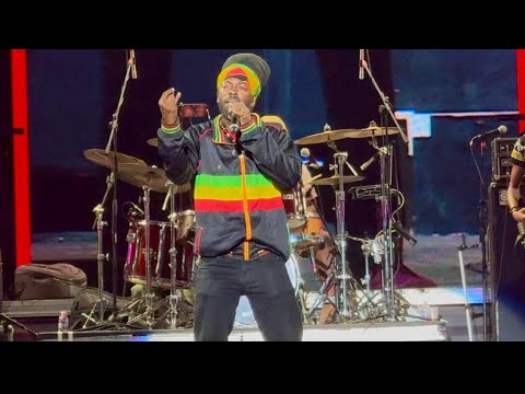 I Wayne Seh If Yuh Bow N Kiss Di Baby, Yuh Dis Di Baby, Reggae Sumfest ...