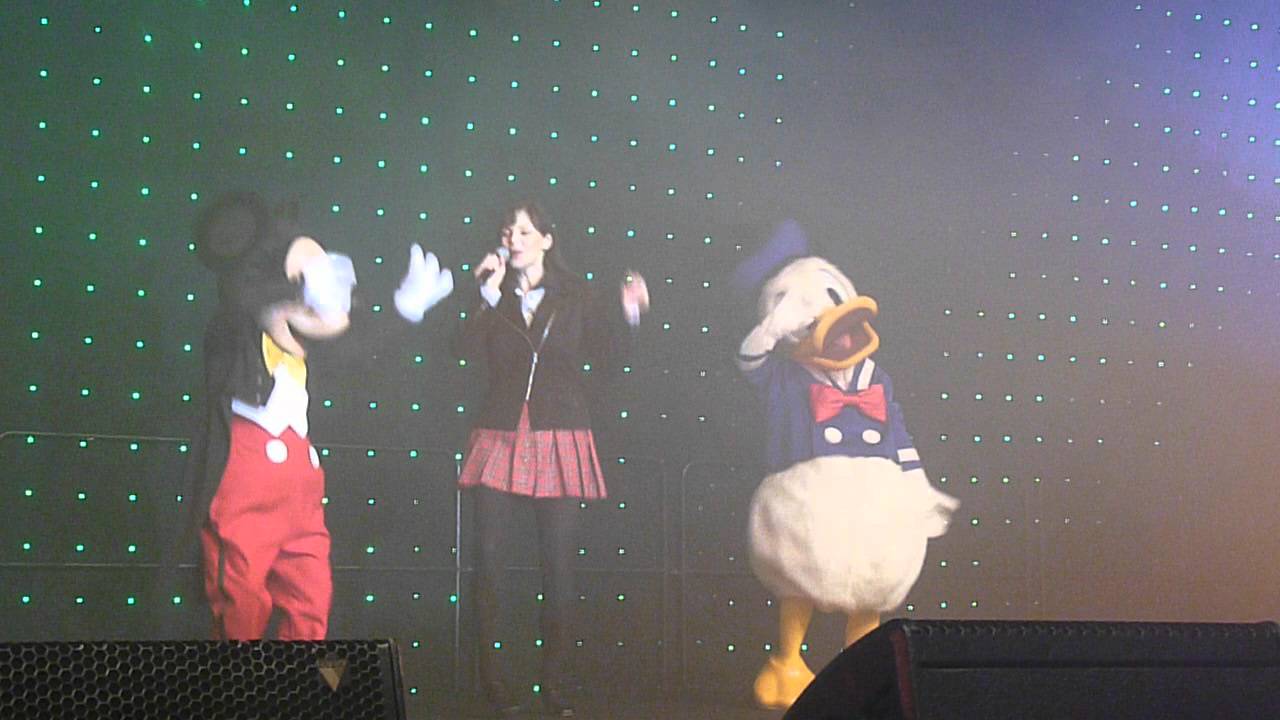 Mickey, Donald et Moi - Douchka - Génération 90 - Disney Village - YouTube